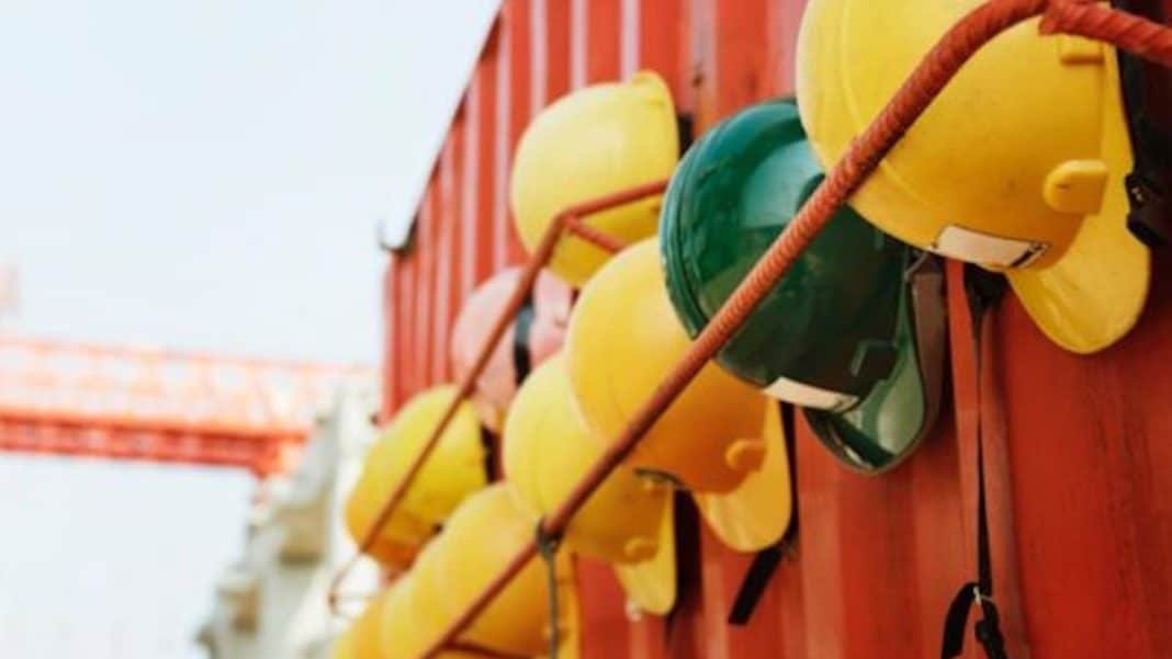 How to Work in Construction in Australia - Backpackers Guide